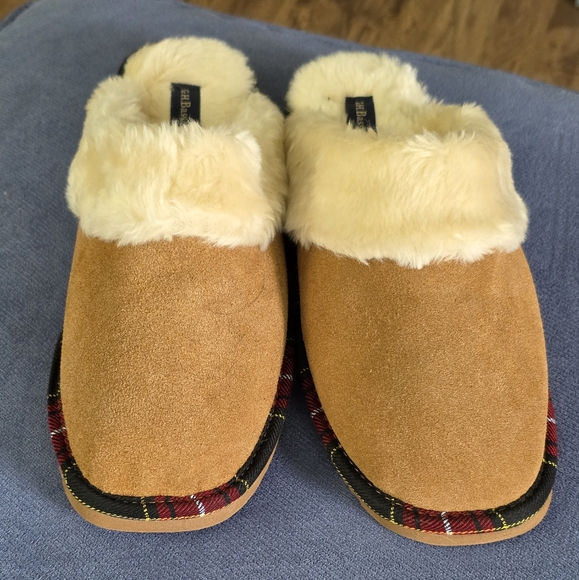 G.H. Bass & Co. | Shoes | Gh Bass Co Tan And Cream Womens Slippers ...